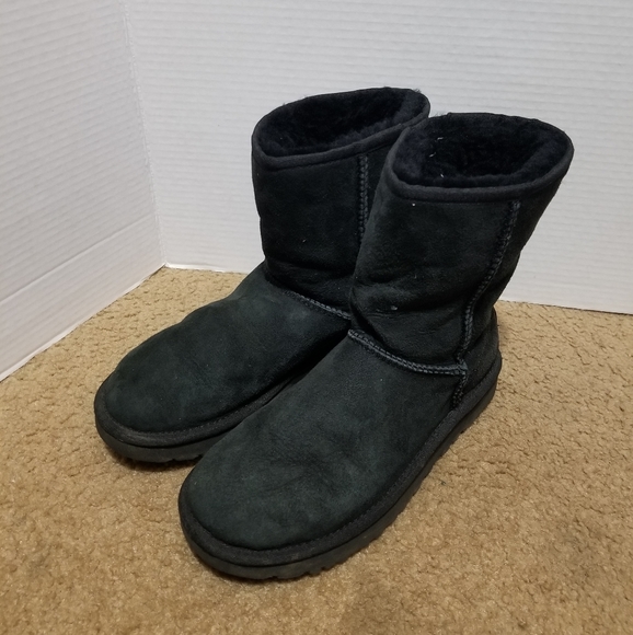 UGG | Shoes | Ugg Classic Short Boots | Poshmark